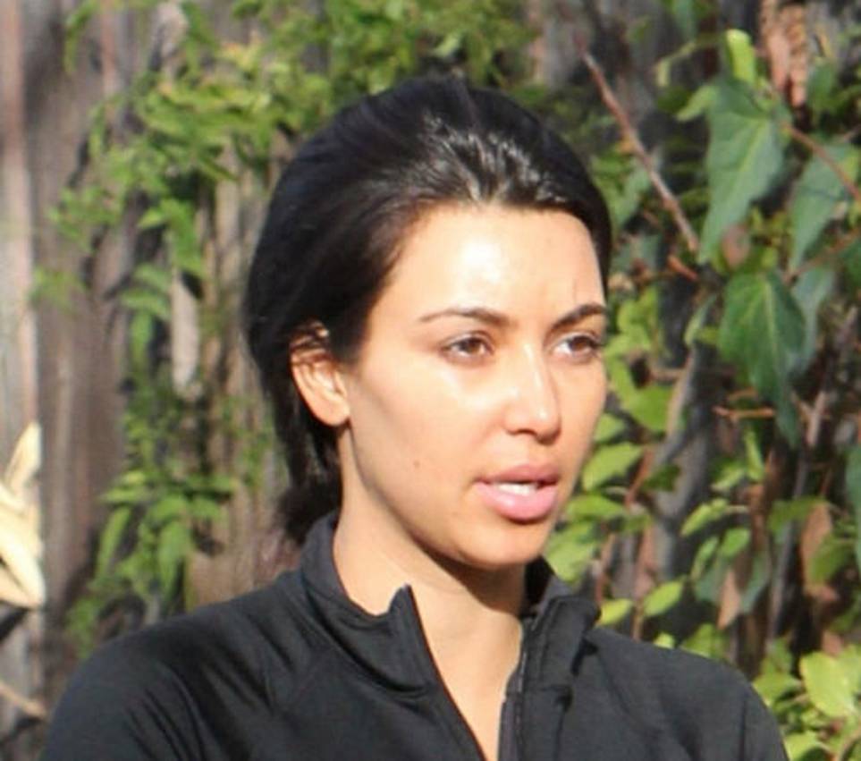 Aquí hay 15 fotos de cómo luce Kim Kardashian sin maquillaje | This Unruly