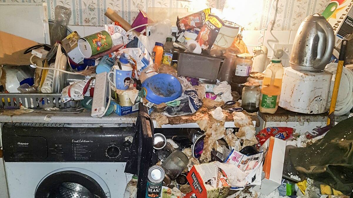 15 Things About A&E's Hoarders Most People Don't Know