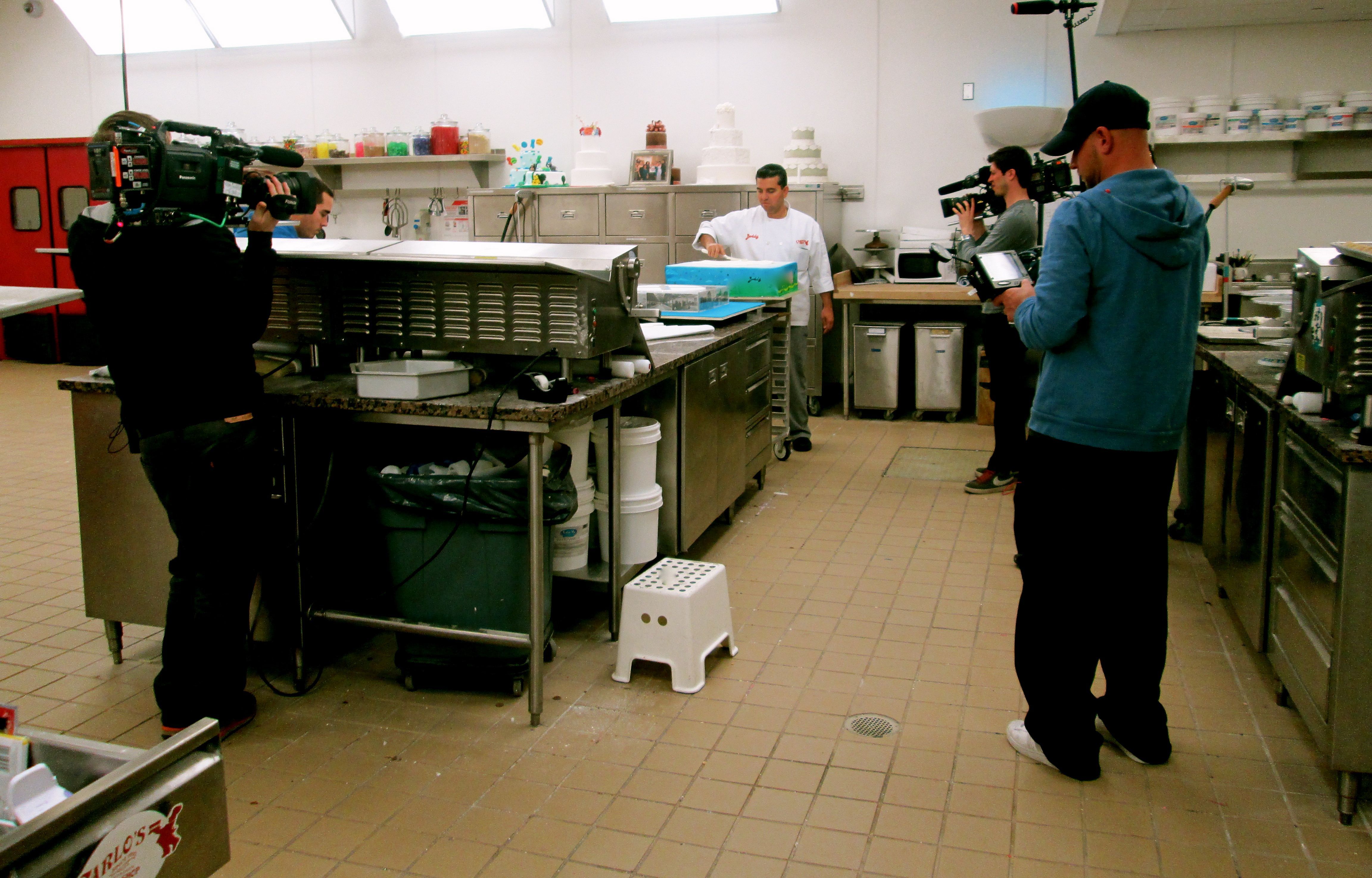 15 Surprising Facts From The Set Of TLC's Cake Boss