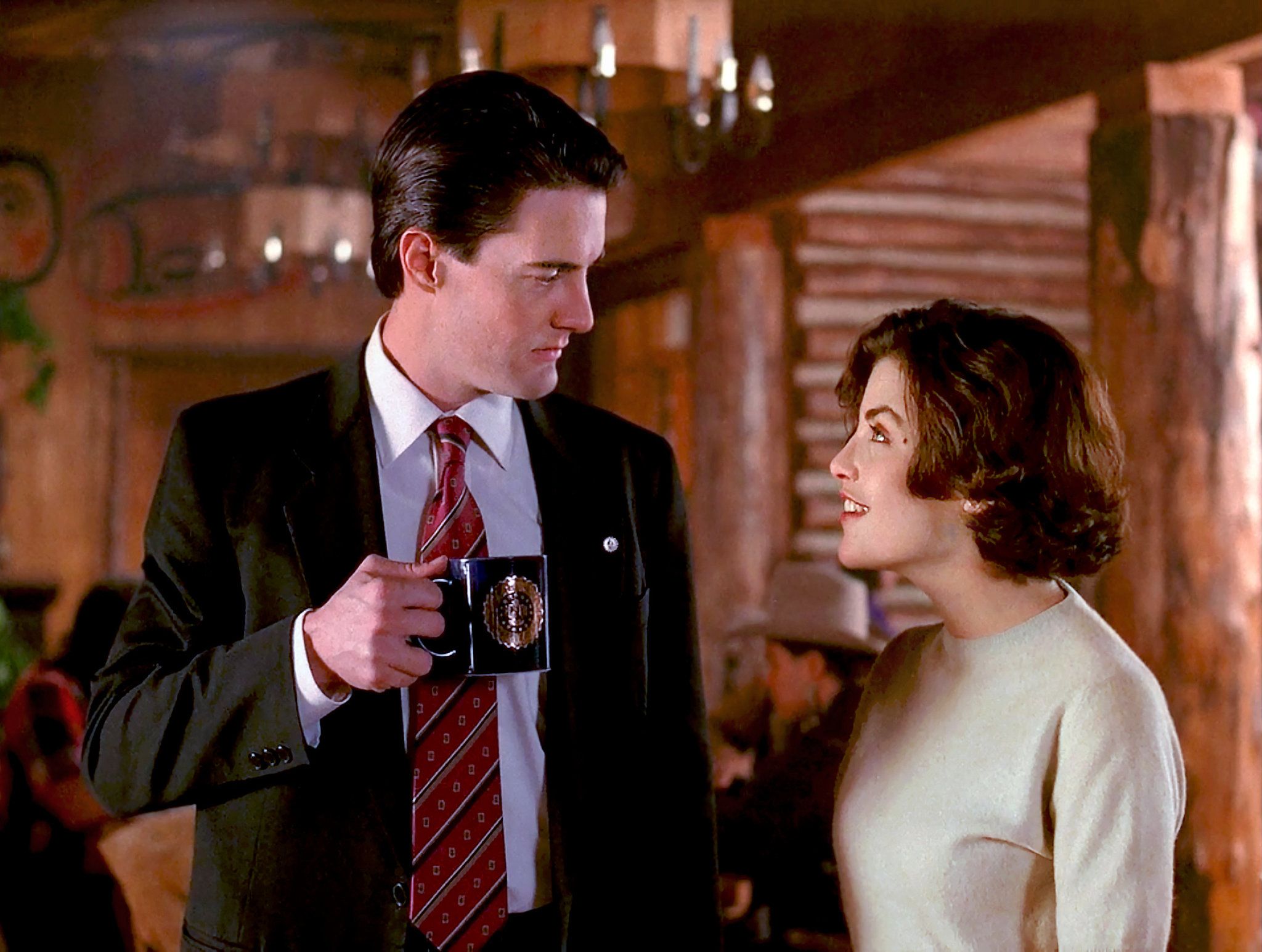15 TV Shows Both Men And Women Can Binge Watch Together