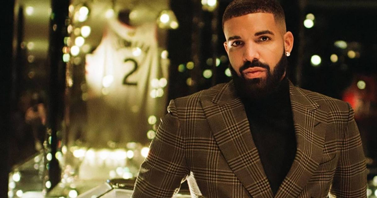 This Selfie Of Drake Is Making Its Rounds On Twitter And Fans Don’t ...