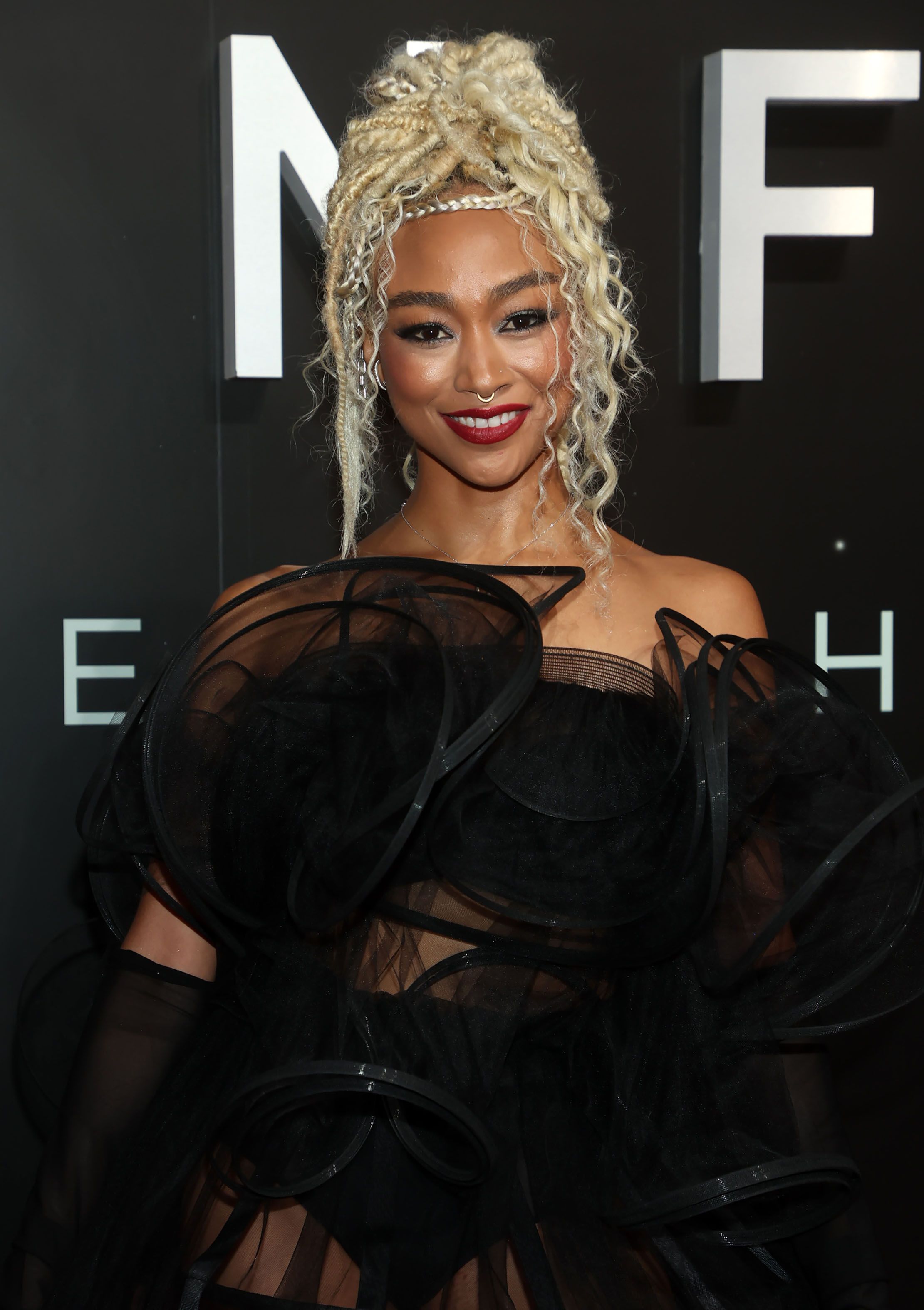 The Cast Of 'You' Ranked By Net Worth