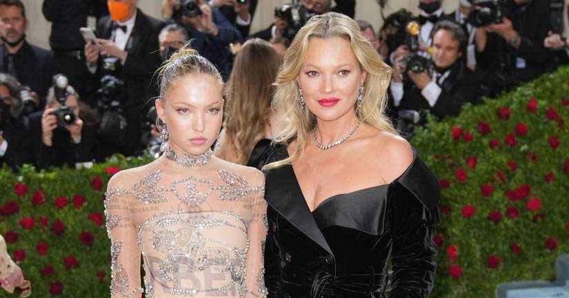 How Much Did Kate Moss Make From Her Iconic Calvin Klein Photoshoot ...
