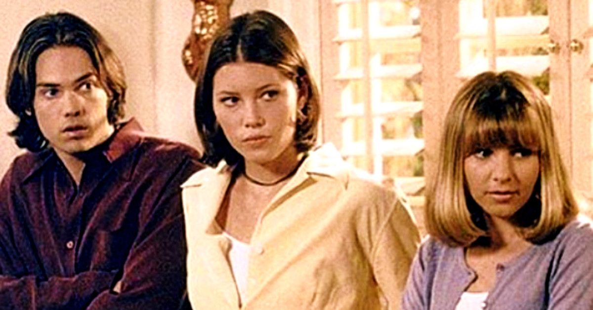 What Is Beverley Mitchell Doing Now, 15 Years After 7th Heaven Ended?