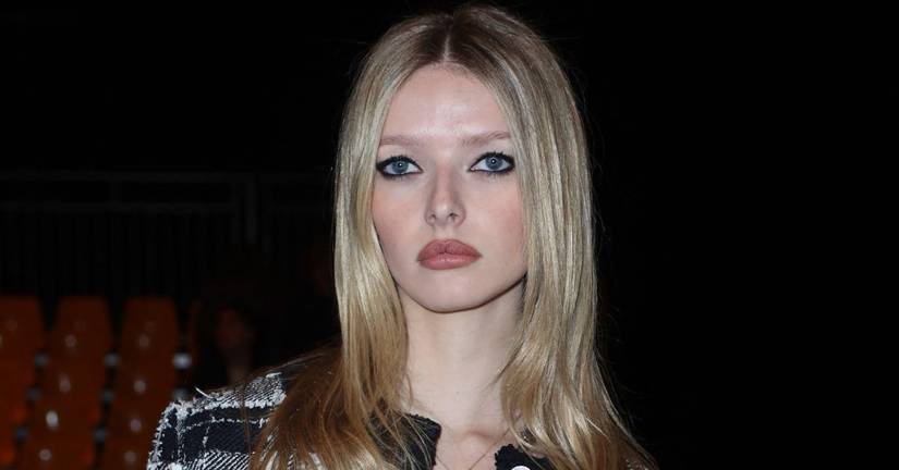 Apple Martin Didn't Chose To Have A Relationship With Dakota Johnson ...