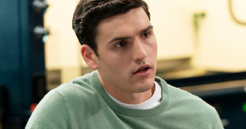 Julia Louis Dreyfus's Son Charlie Hall Is Extremely Guarded About His ...