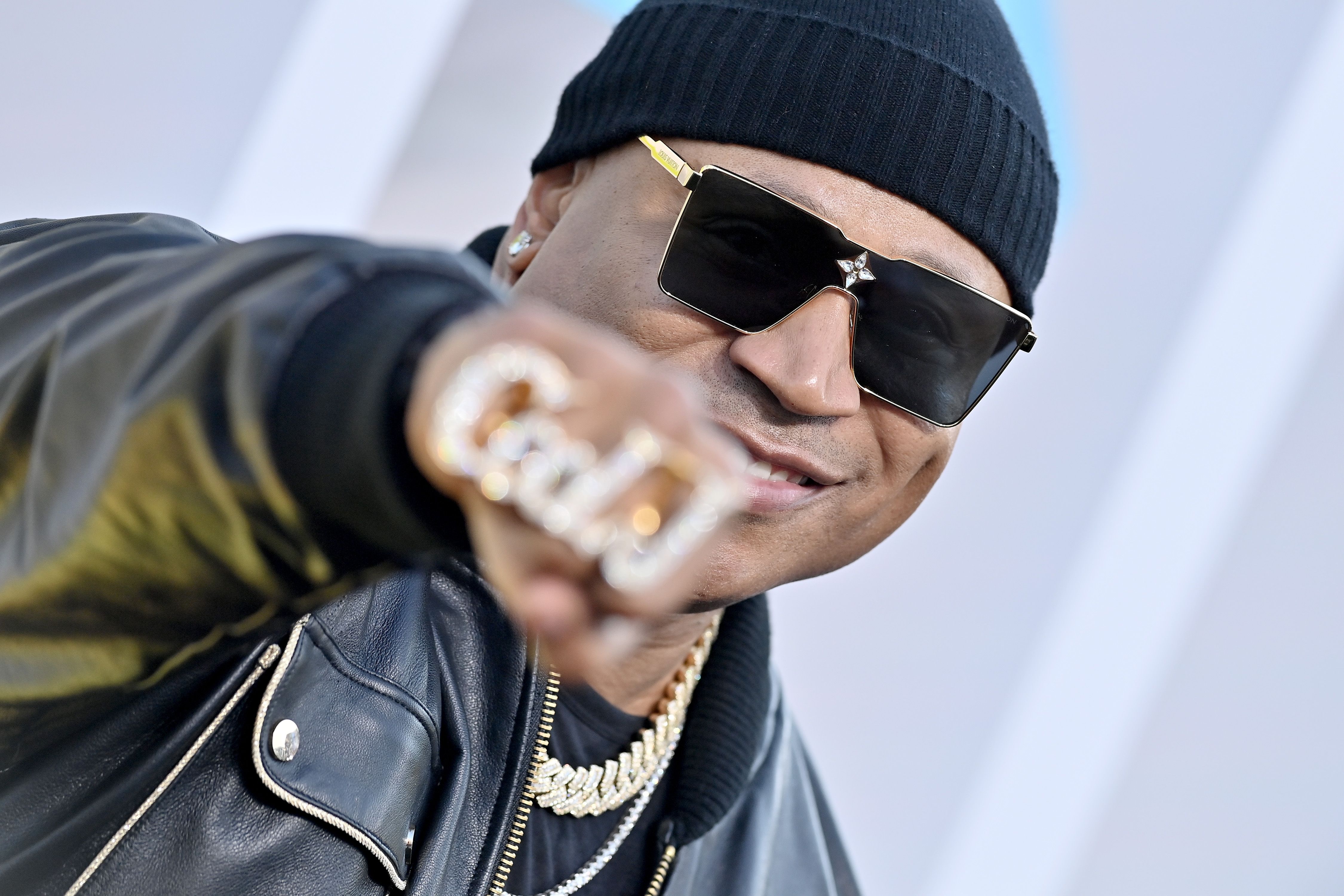 A Stunt In Deep Blue Sea Went Very Wrong For LL Cool J And It Could've ...