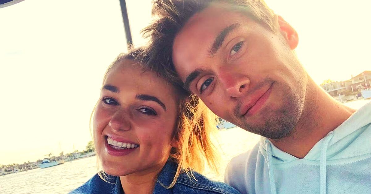 The Cast Of Netflix's Outer Banks May Not Be Making Nearly As Much As ...