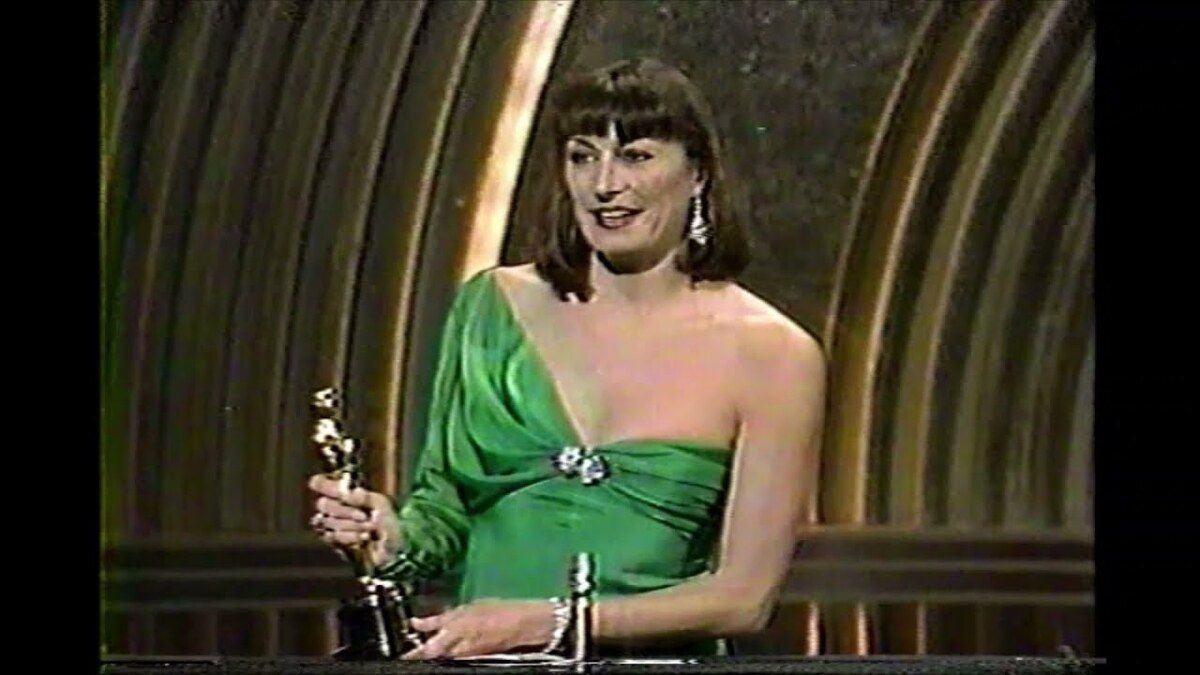 What Happened Between Anjelica Huston And Oprah