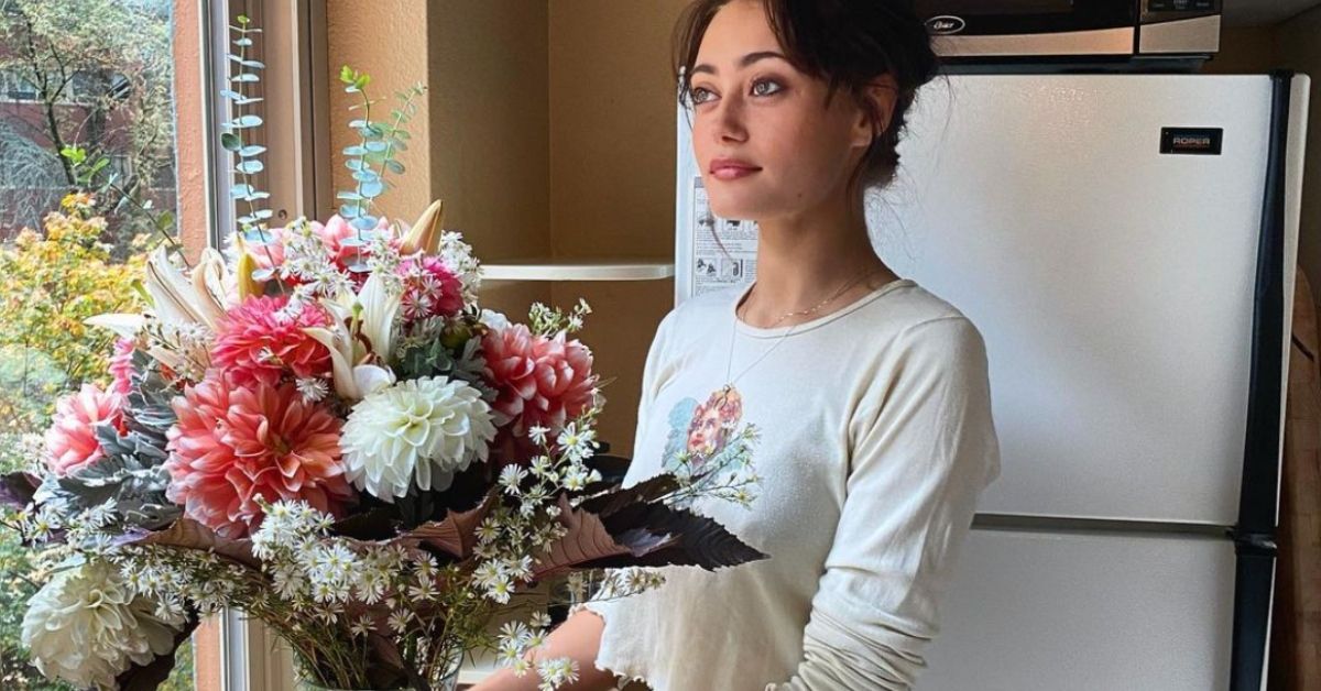 Ella Purnell's Instagram Reveals The Truth About Her Life Outside Of ...