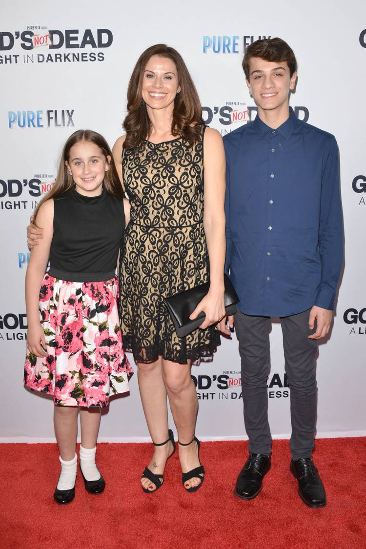 Jennifer Taylor Was On The Verge Of Going Completely Broke Prior To ...