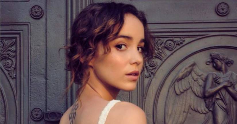 Tips for Restoring Alba Baptista-Like Eyebrows Even When You've Over ...