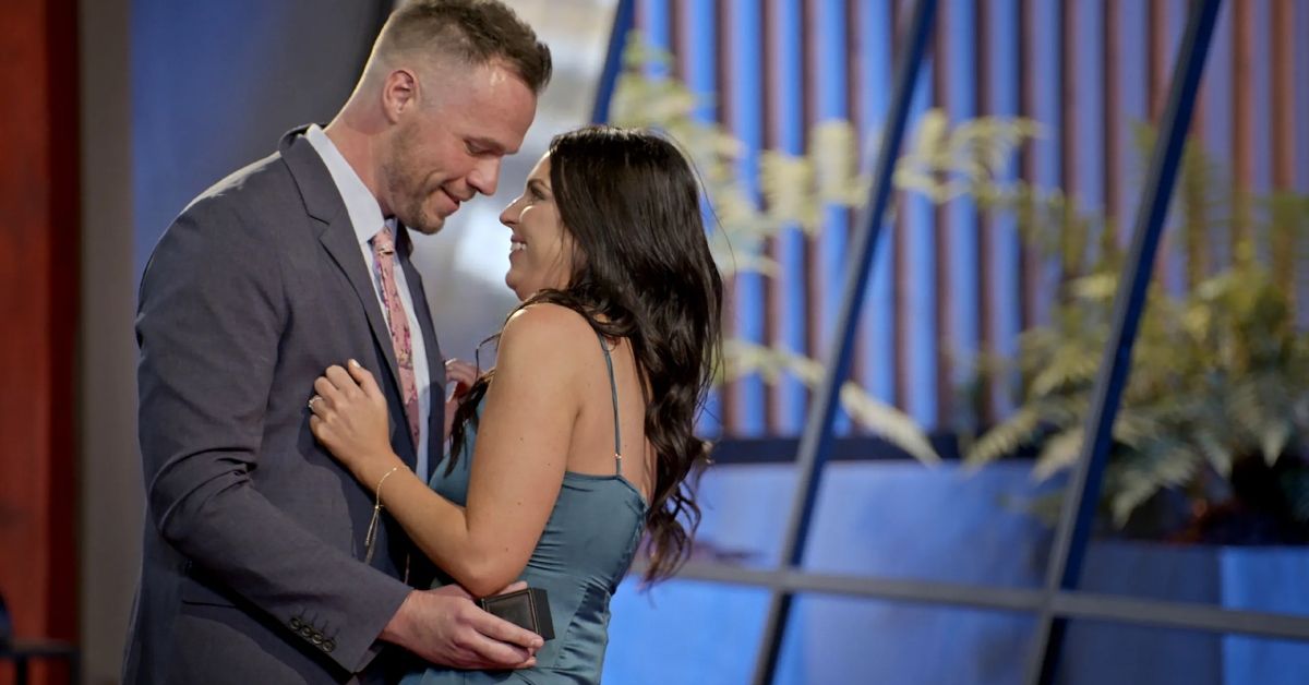 Love Is Blind's Nick Thompson And Danielle Ruhl Are Living Very ...