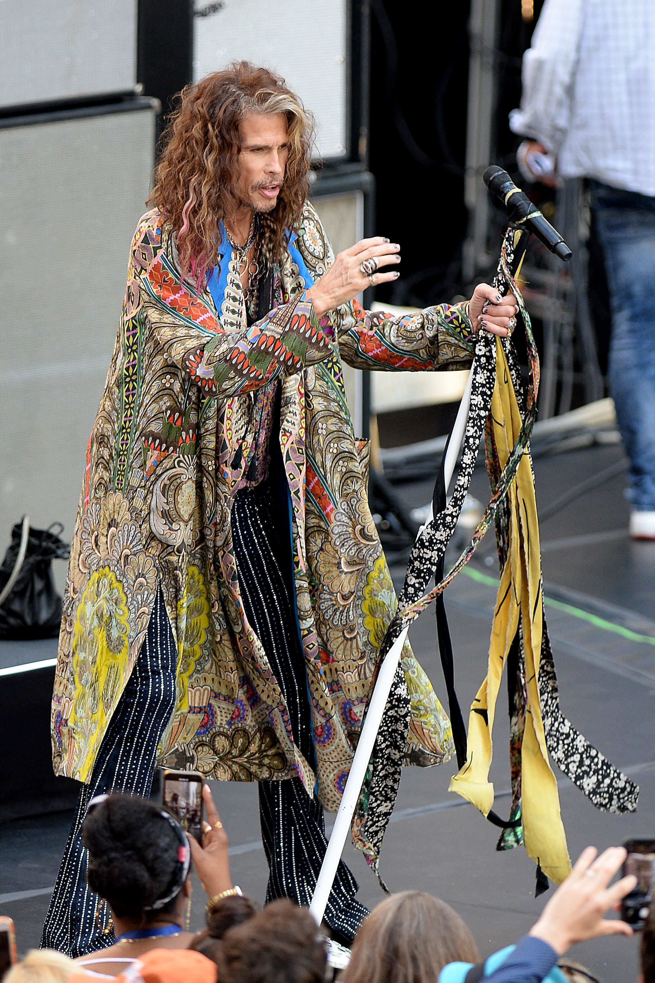 How Steven Tyler Managed To Burst A Blood Vessel In A Vocal Fold During ...
