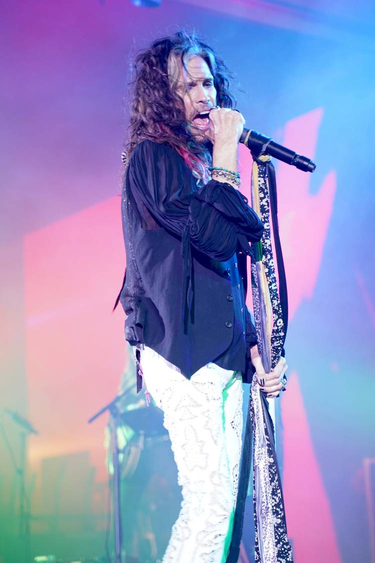 How Steven Tyler Managed To Burst A Blood Vessel In A Vocal Fold During ...