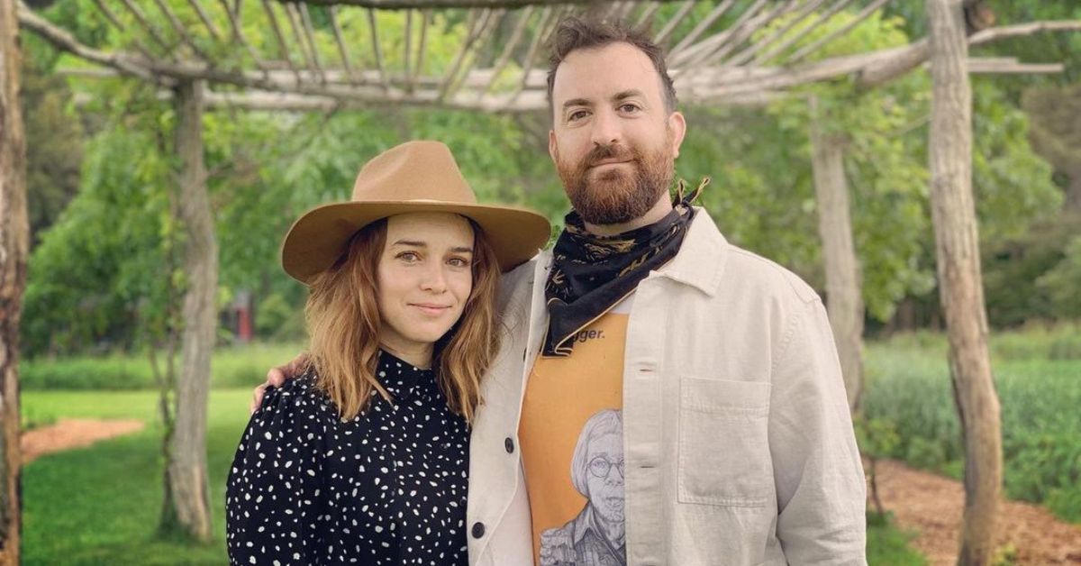 Renée Felice Smith Lives A Very Private Life But Her Instagram Reveals ...