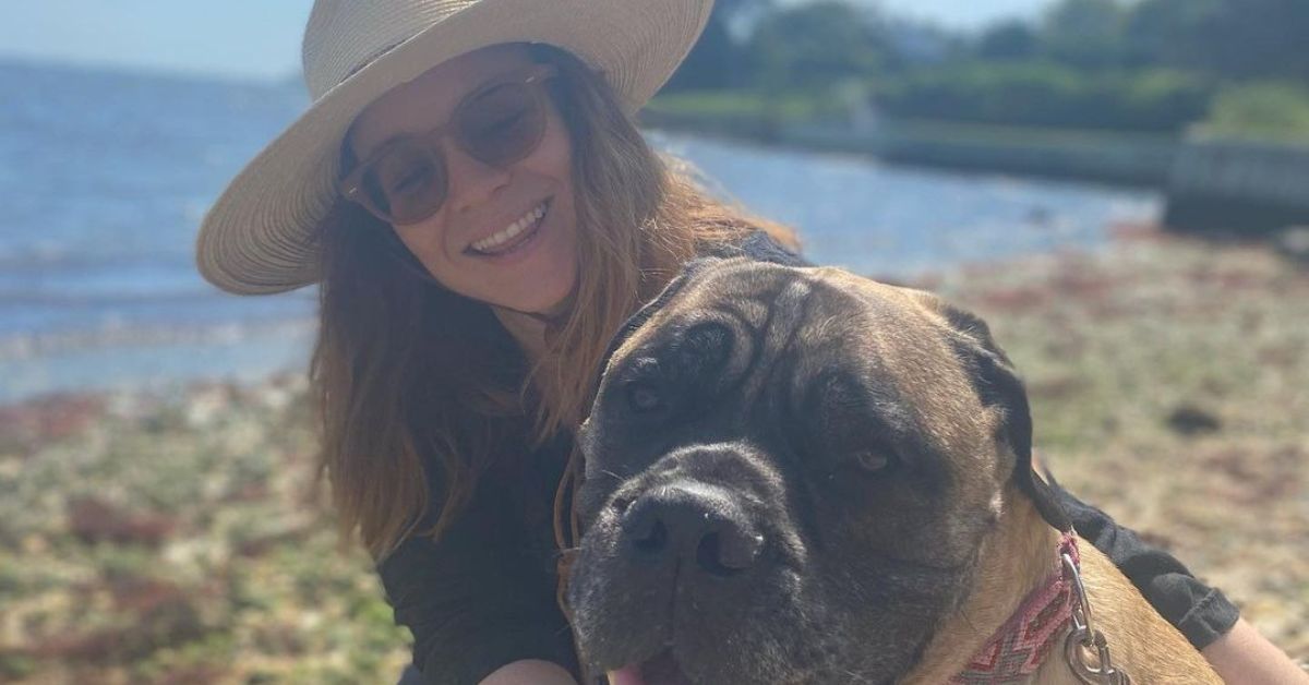 Renée Felice Smith Lives A Very Private Life But Her Instagram Reveals ...