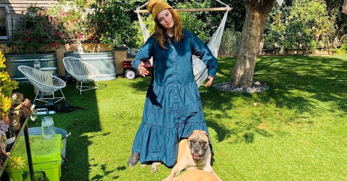 Renée Felice Smith Lives A Very Private Life But Her Instagram Reveals ...