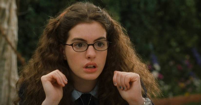 Anne Hathaway Reflected On The Princess Diaries 20+ Years Later, And ...