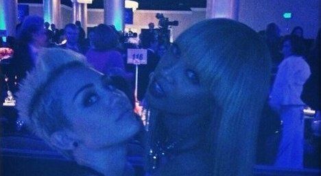 Tyra Banks Received Backlash From Fans For Gifting A Framed Photo Of Herself To Miley Cyrus ...