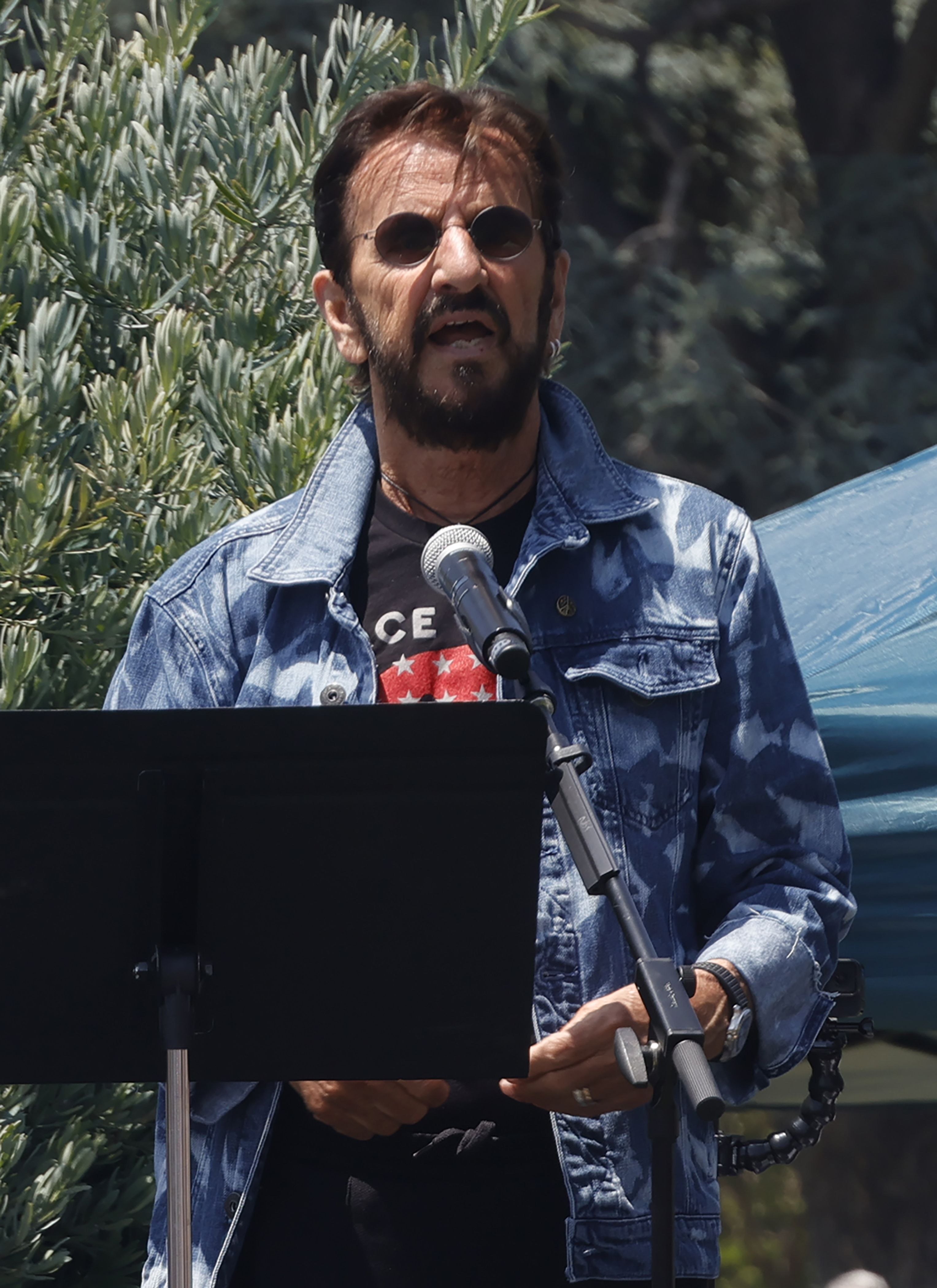 Ringo Starr Warned Fans Not To Send Mail For Autographs Years Ago In A ...