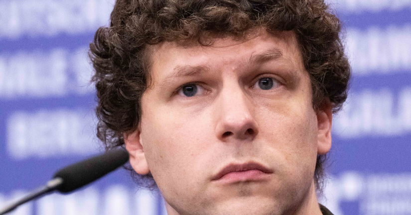 This Jesse Eisenberg Interview Went Completely Awry After He Confronted ...