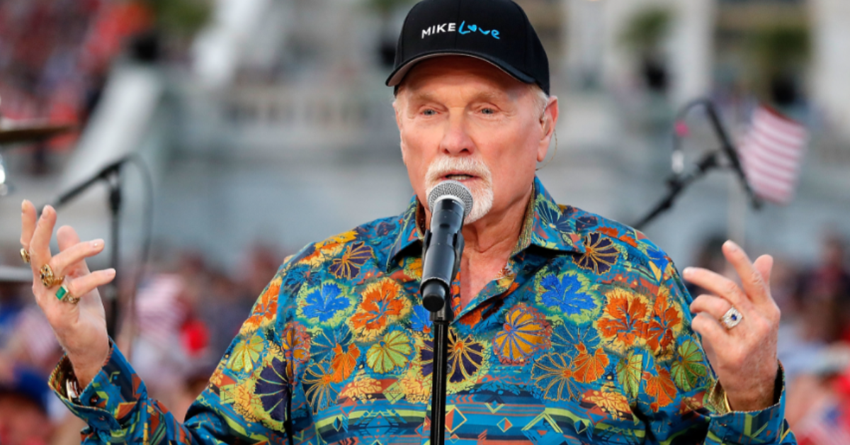 The Members Of The Beach Boys, Ranked From Richest To Poorest