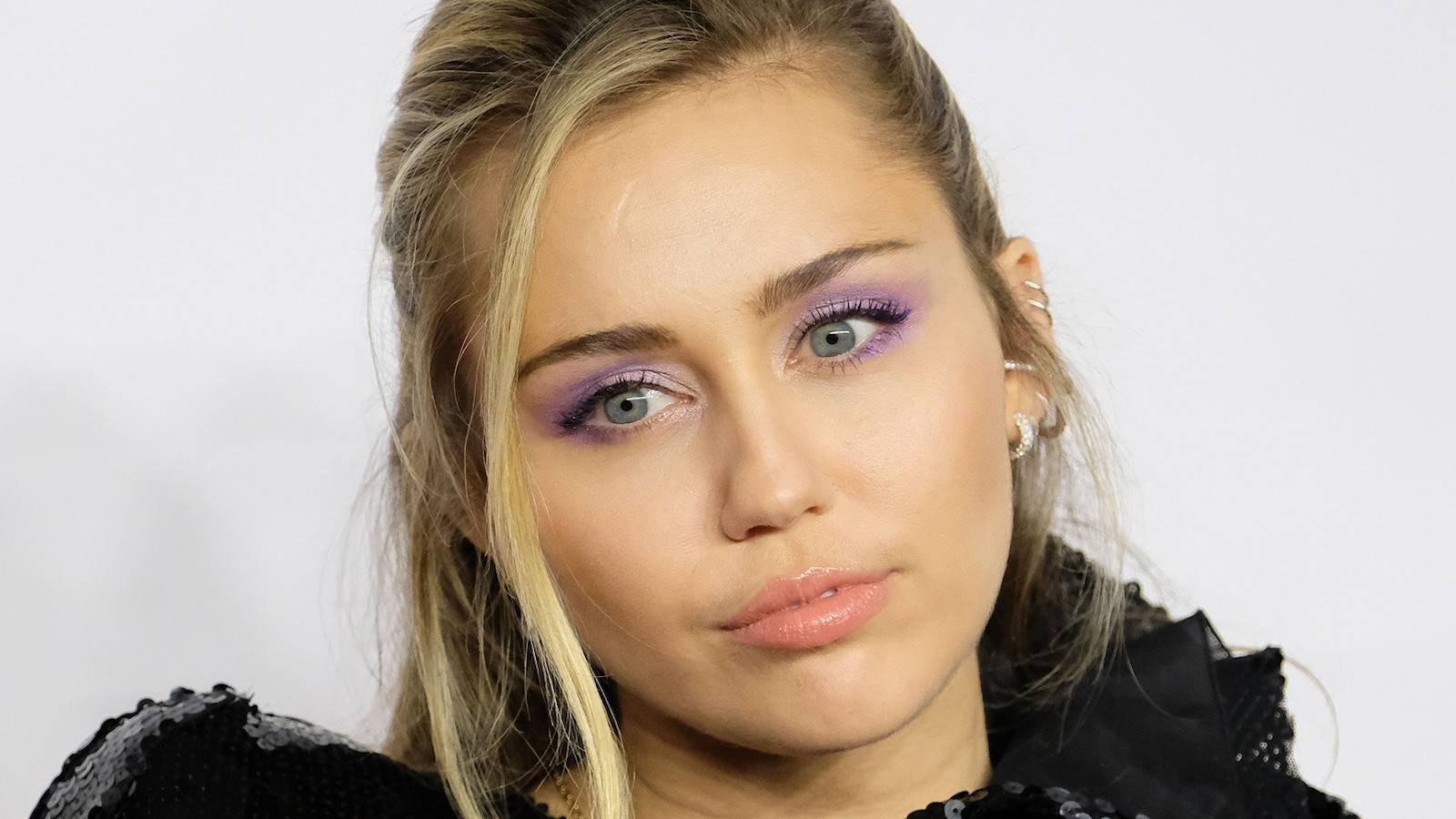 Miley Cyrus Admits How Dad Billy Ray Cyrus Is “Wildly Different” After ...