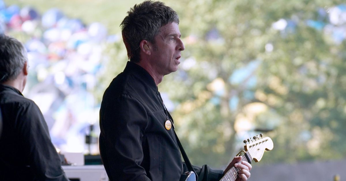 Noel And Liam Gallagher Were Attacked During A Concert In Canada ...