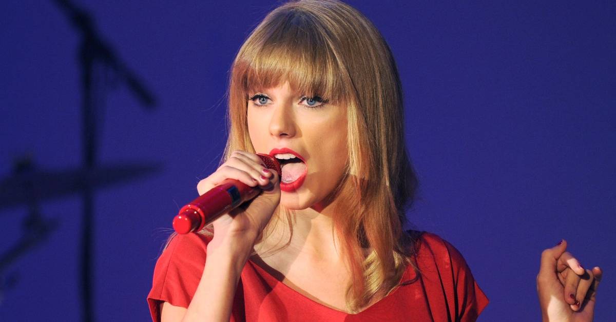 Taylor Swift Has A Framed Photo Of This Moment In Her Career To Stay ...