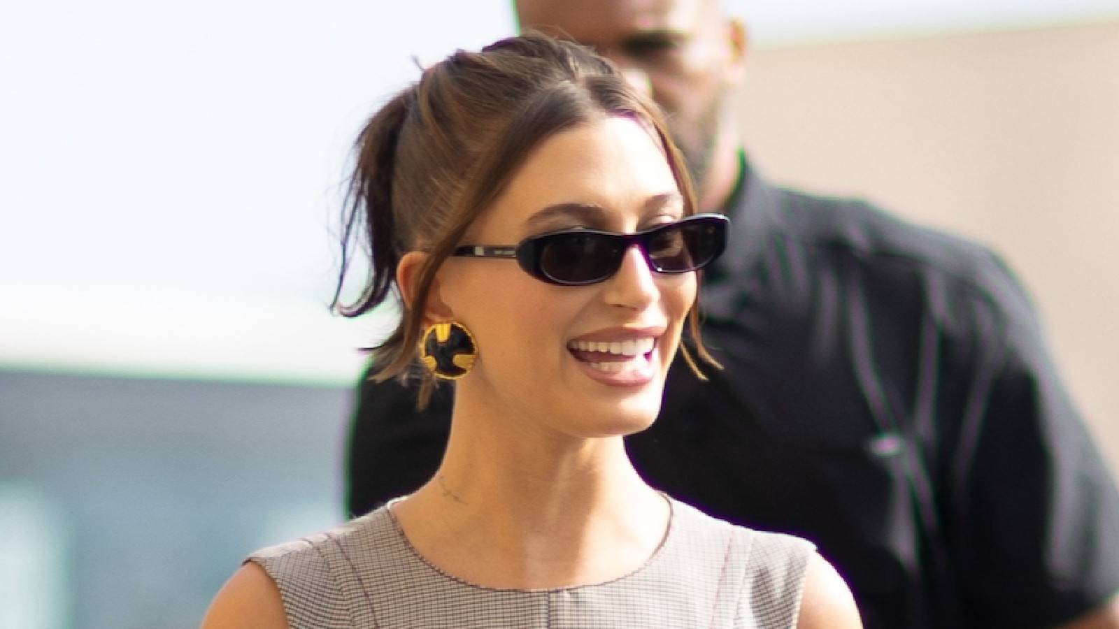 Hailey Bieber Steps Out Smiling After Getting Yelled At By French Staff ...