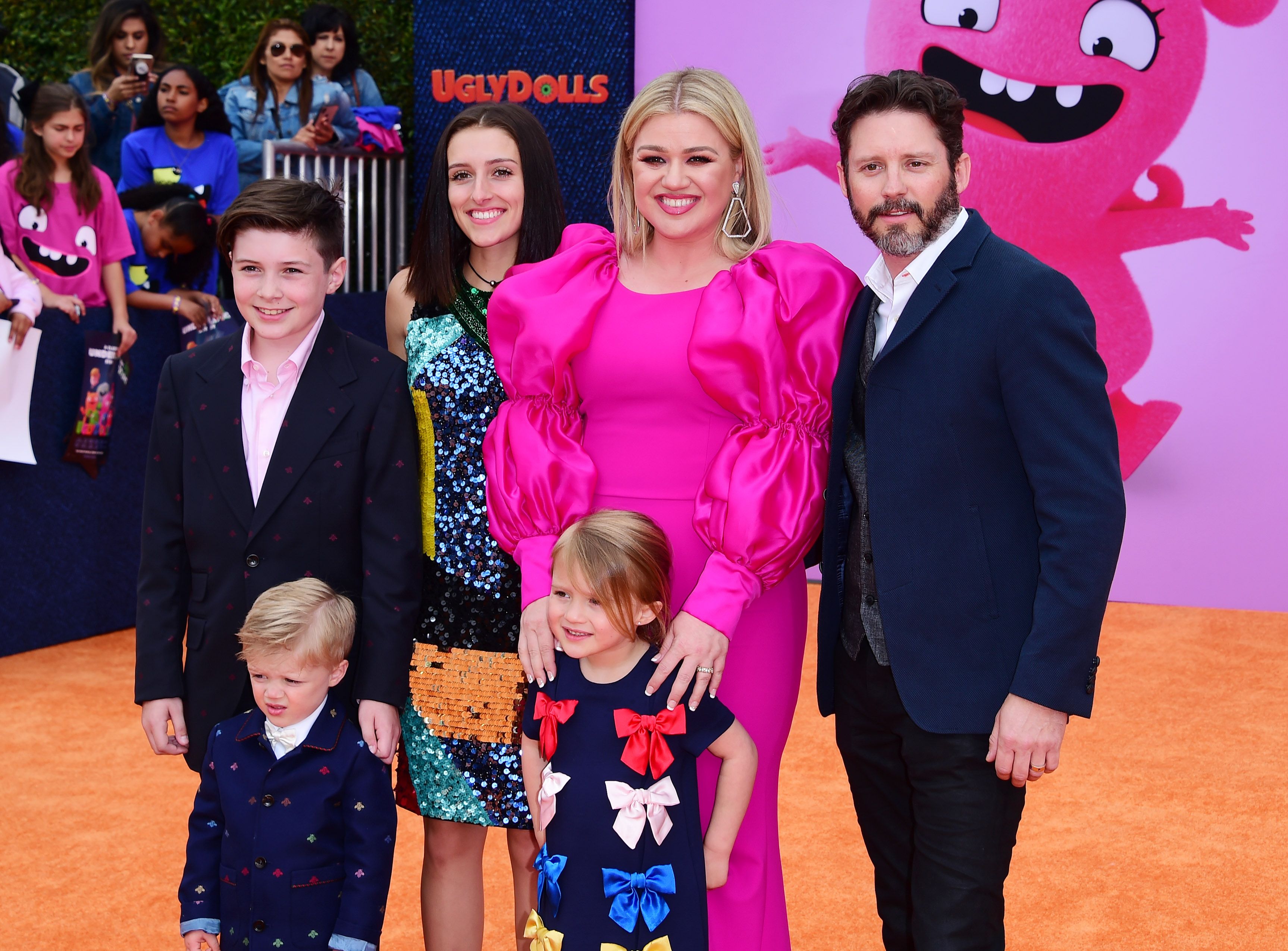 Kelly Clarkson Is Still Fighting Her Ex Husband For Money As She Demands 5 Million Over Stolen