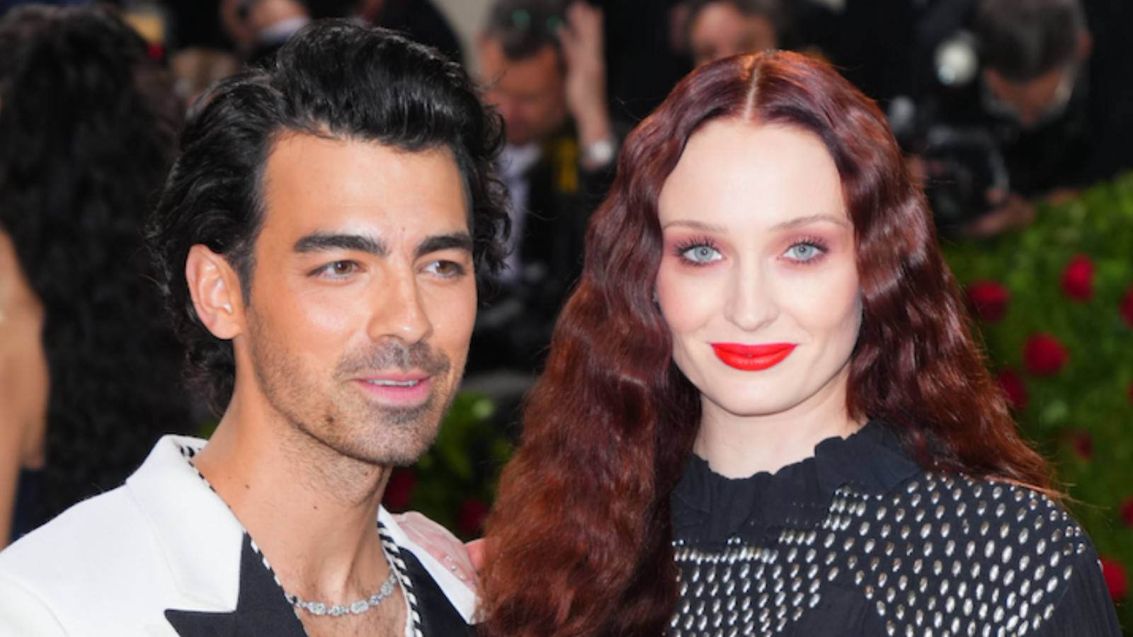 Fans Are Convinced Sophie Turner Is Regretting Her Divorce From Joe ...