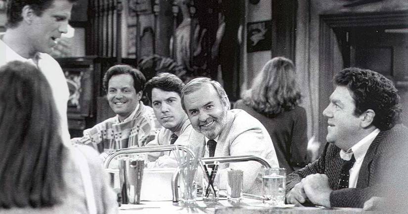 The Cast of Frasier Suffered An Immeasurable Loss Right Before The Show ...