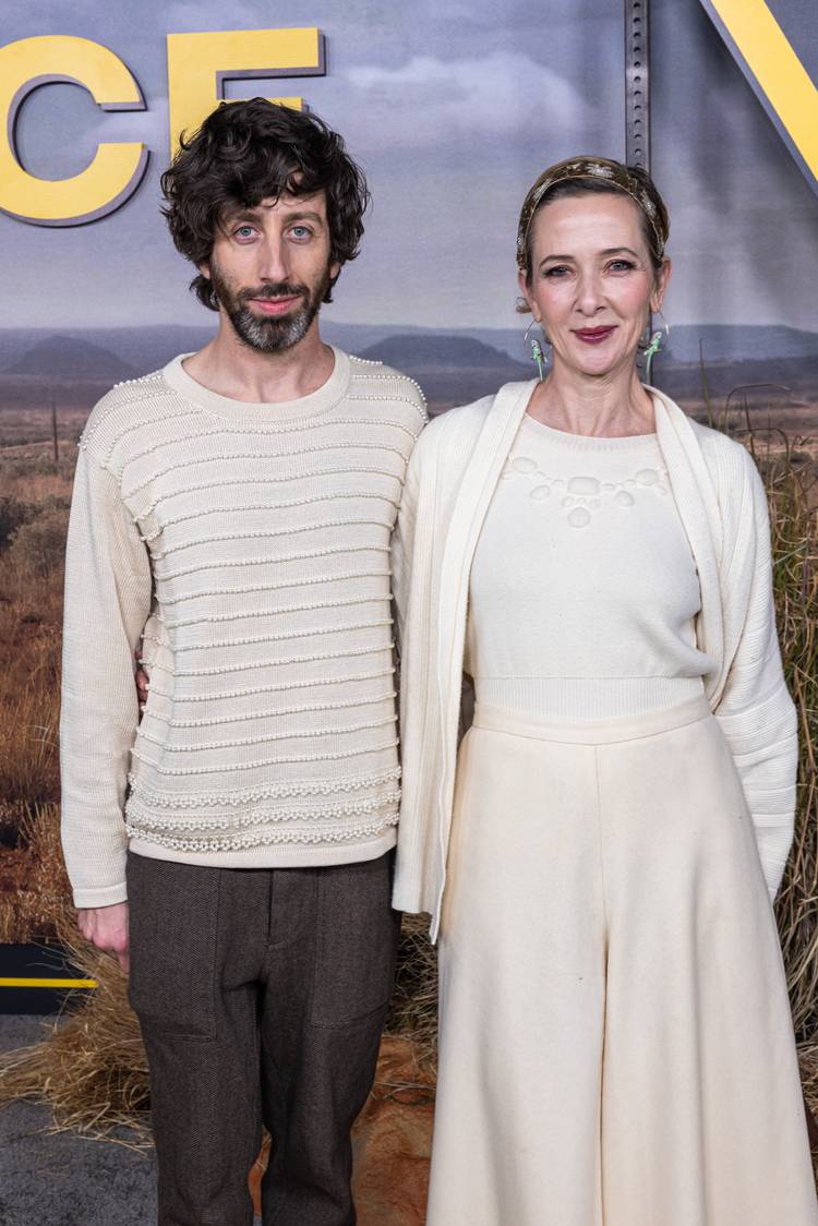 Big Bang Theory Fans Had A Hard Time Recognizing Simon Helberg At The ...