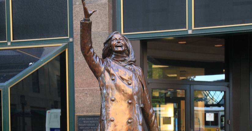 Tragedy Made Mary Tyler Moore's $60 Million Inheritance A Hollywood Mystery