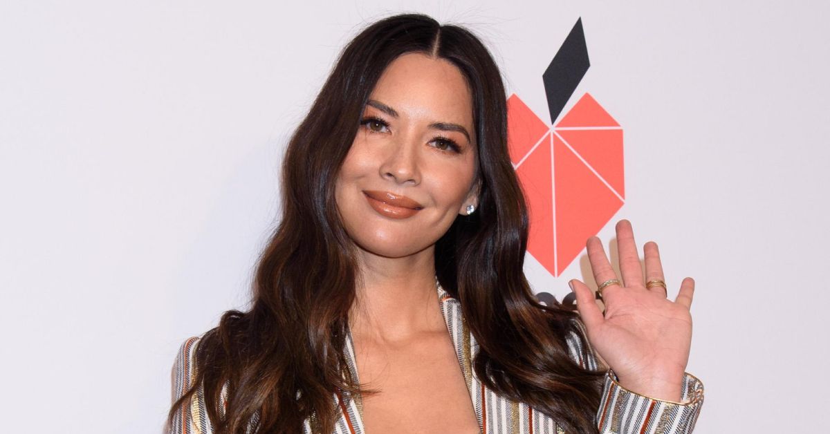 Fans Noticed Olivia Munn Getting Nervous When She Realized Her Wardrobe ...