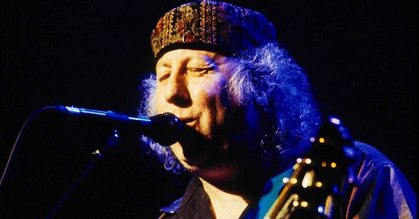 Fleetwood Mac's Original Guitarist Peter Green Was Doing Menial Jobs ...