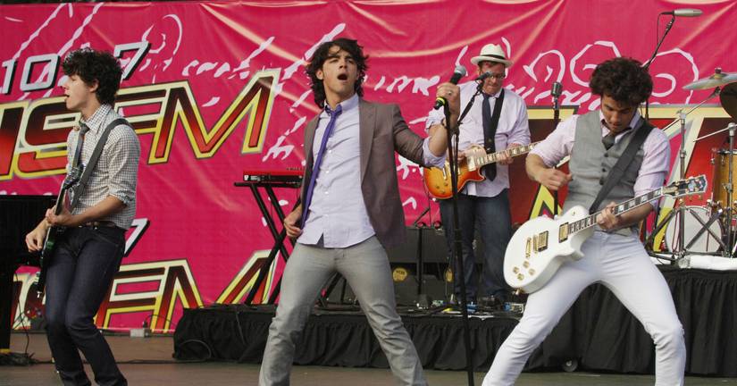 Why The Jonas Brothers' Driver Was So Mad He Abandoned The Band On ...