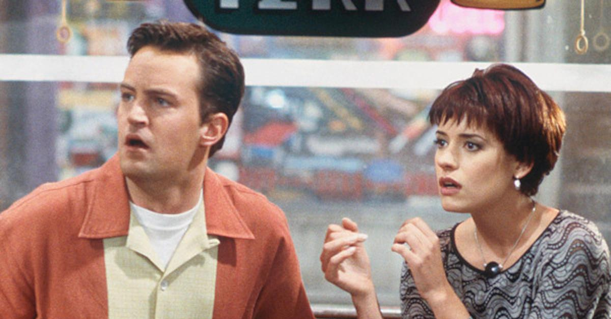 Friends Fans Are Praising Chandler's Ex-Girlfriend For Her Different ...