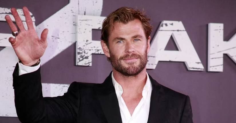 Chris Hemsworth Is The Only Man In Hollywood To Be Applauded For His ...