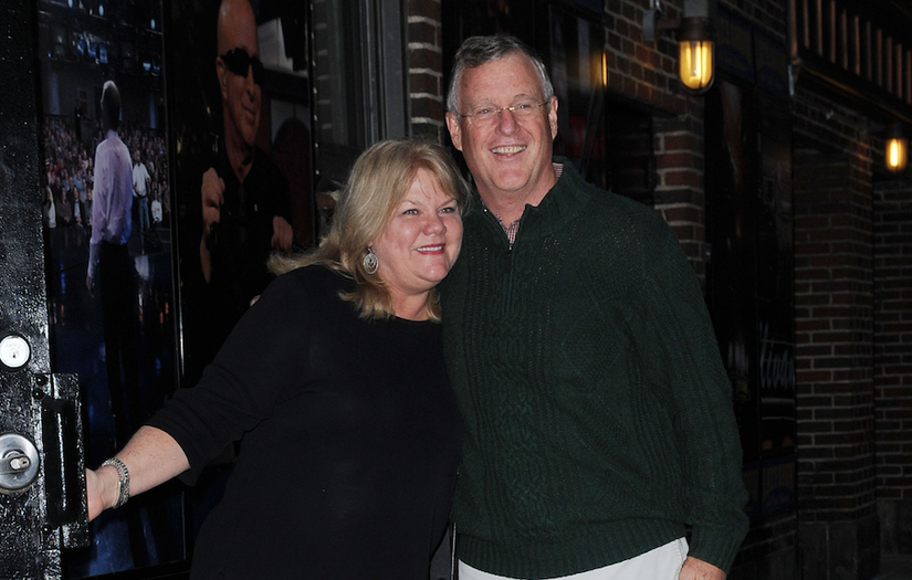 Taylor Swift’s Dad Slammed By Fans After His Cruel Comments About Her ...