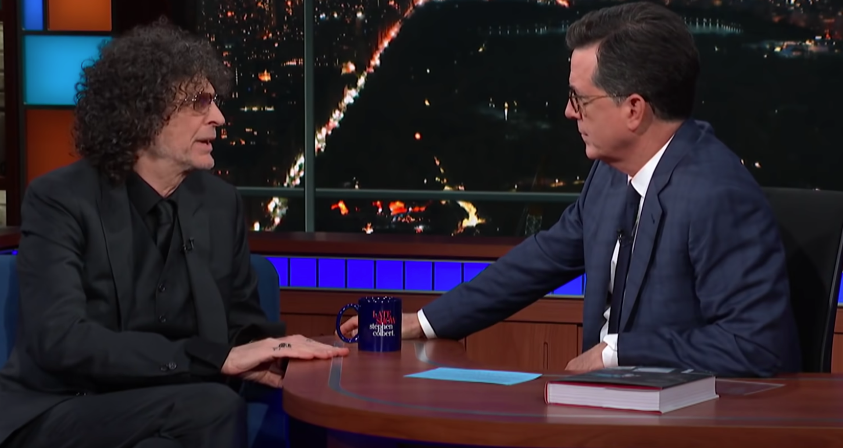 Howard Stern Was Repeatedly Booed During His Interview With Stephen ...