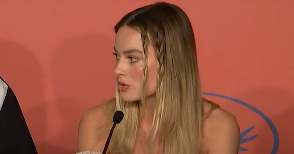 Margot Robbie Had To Walk Off The Stage After She Couldn't Keep It ...