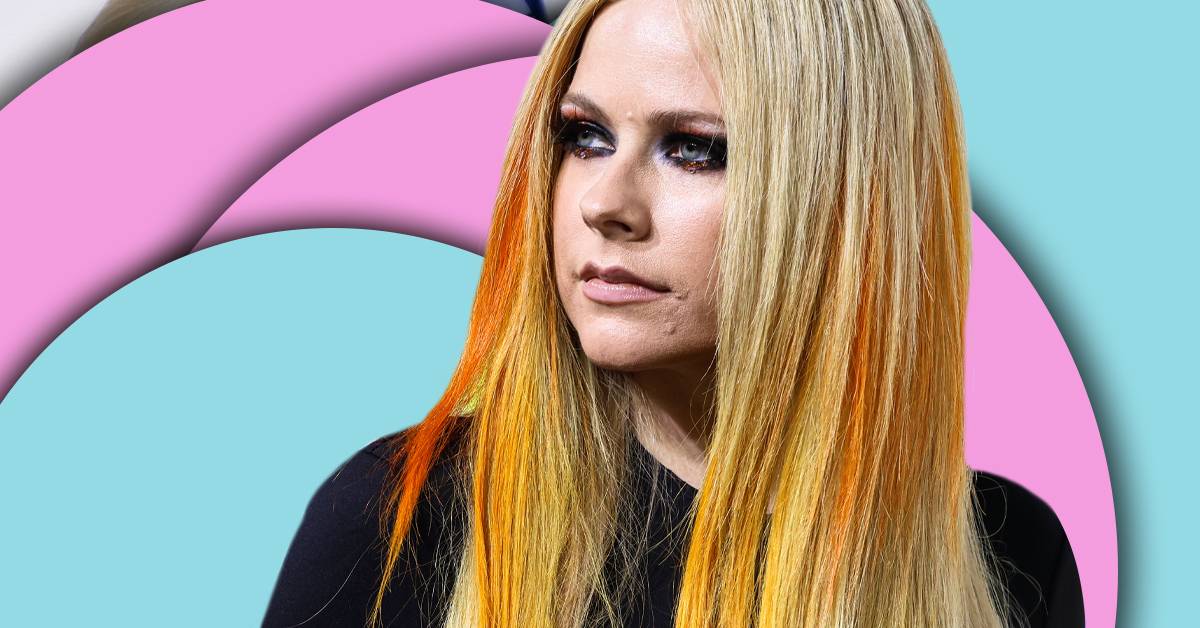 Avril Lavigne's Awkward Meet And Greet Photos, Explained