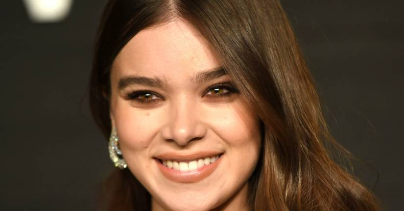 How Hailee Steinfeld And Josh Allen Met, And What Their Relationship ...