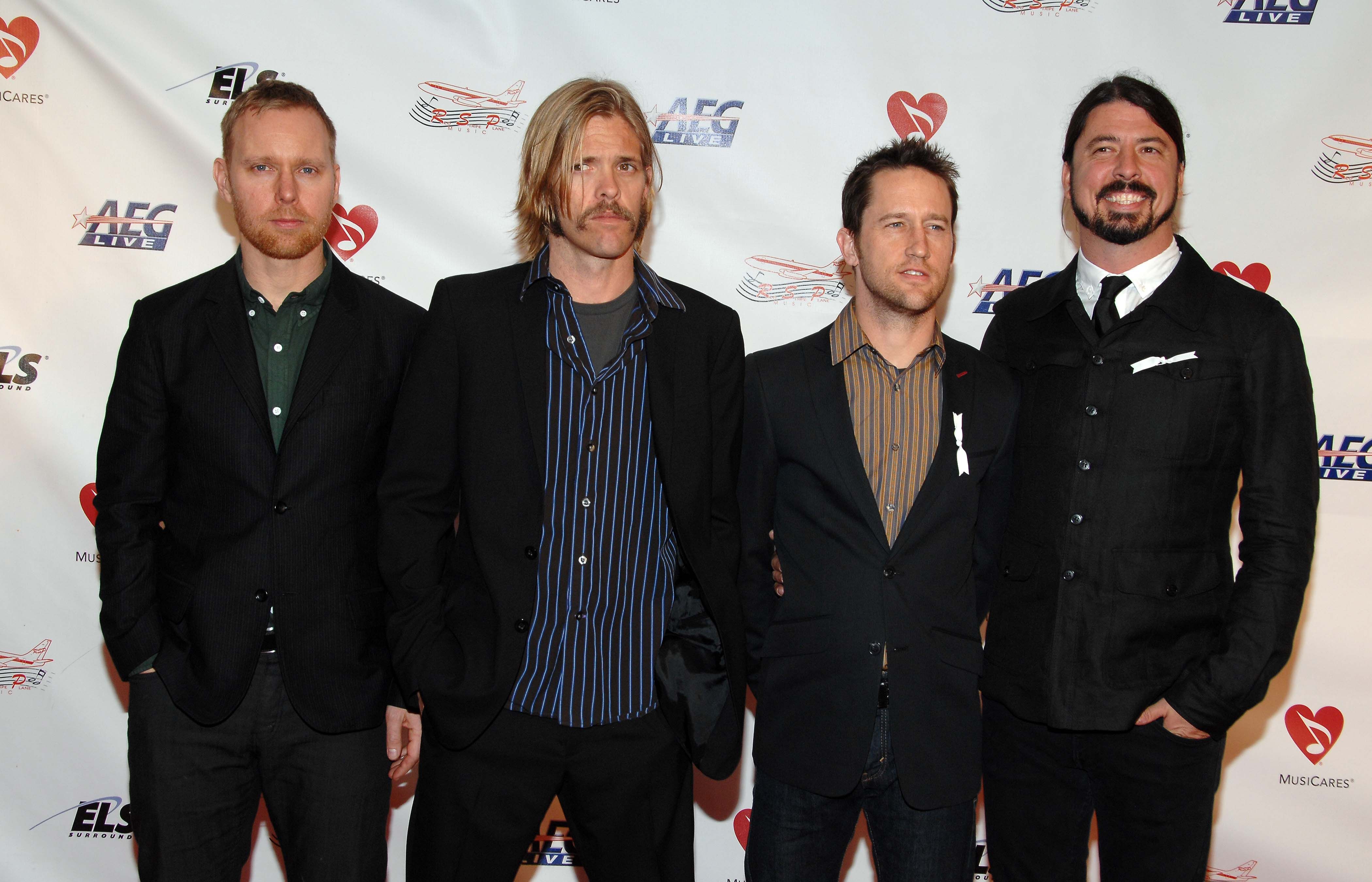 Fans Couldn't Stop Talking About Dave Grohl's David Letterman Costume ...