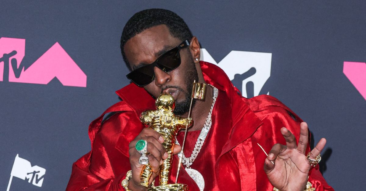 Fans React To Sean Combs' Houses Being Raided As His Jet Touches Down ...
