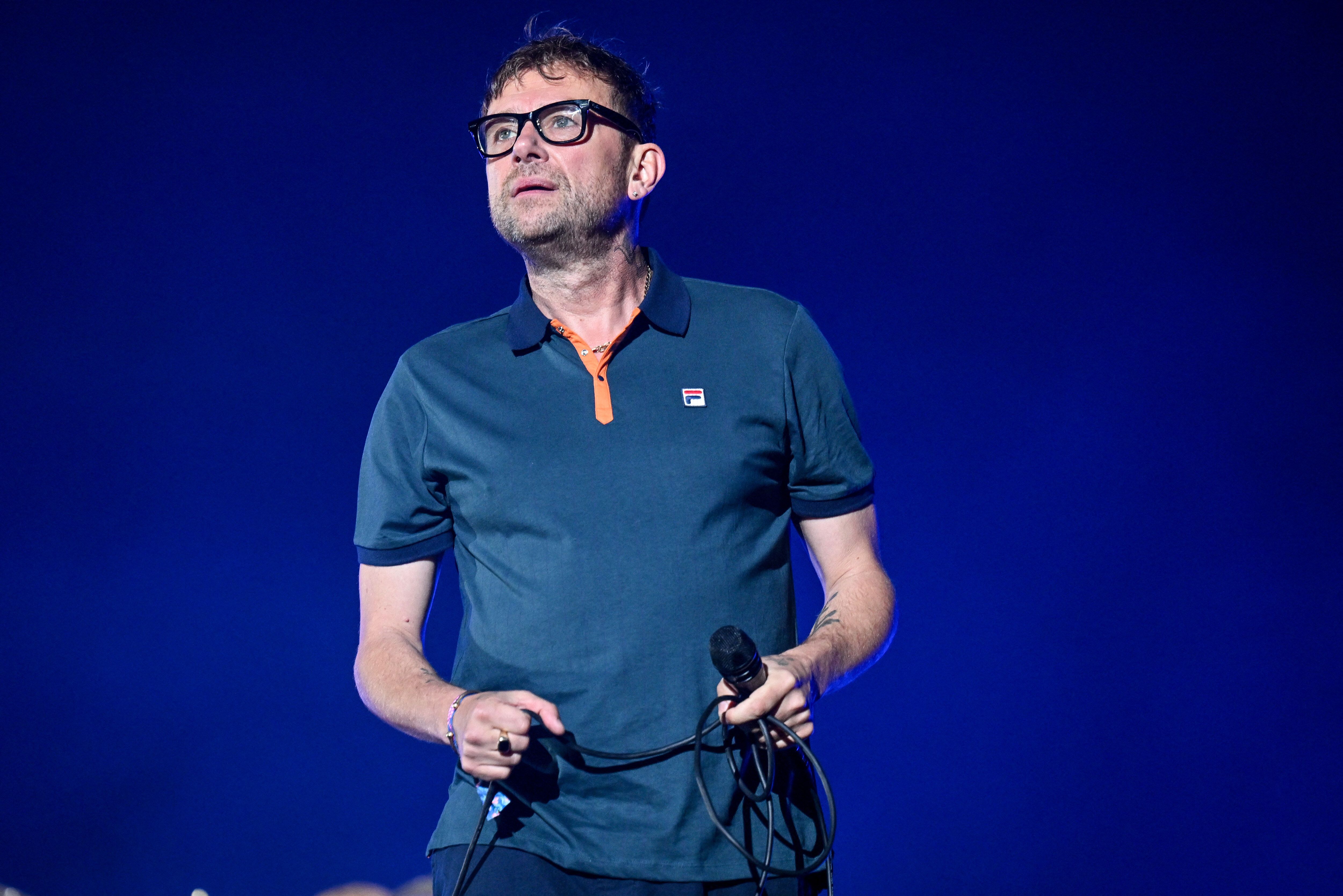 This Artist Took A Career Risk Calling Taylor Swift Out For Not Writing ...