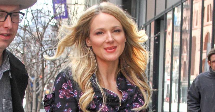 Jewel Continues To Fuel Rumors She's Dating Kevin Costner As She ...